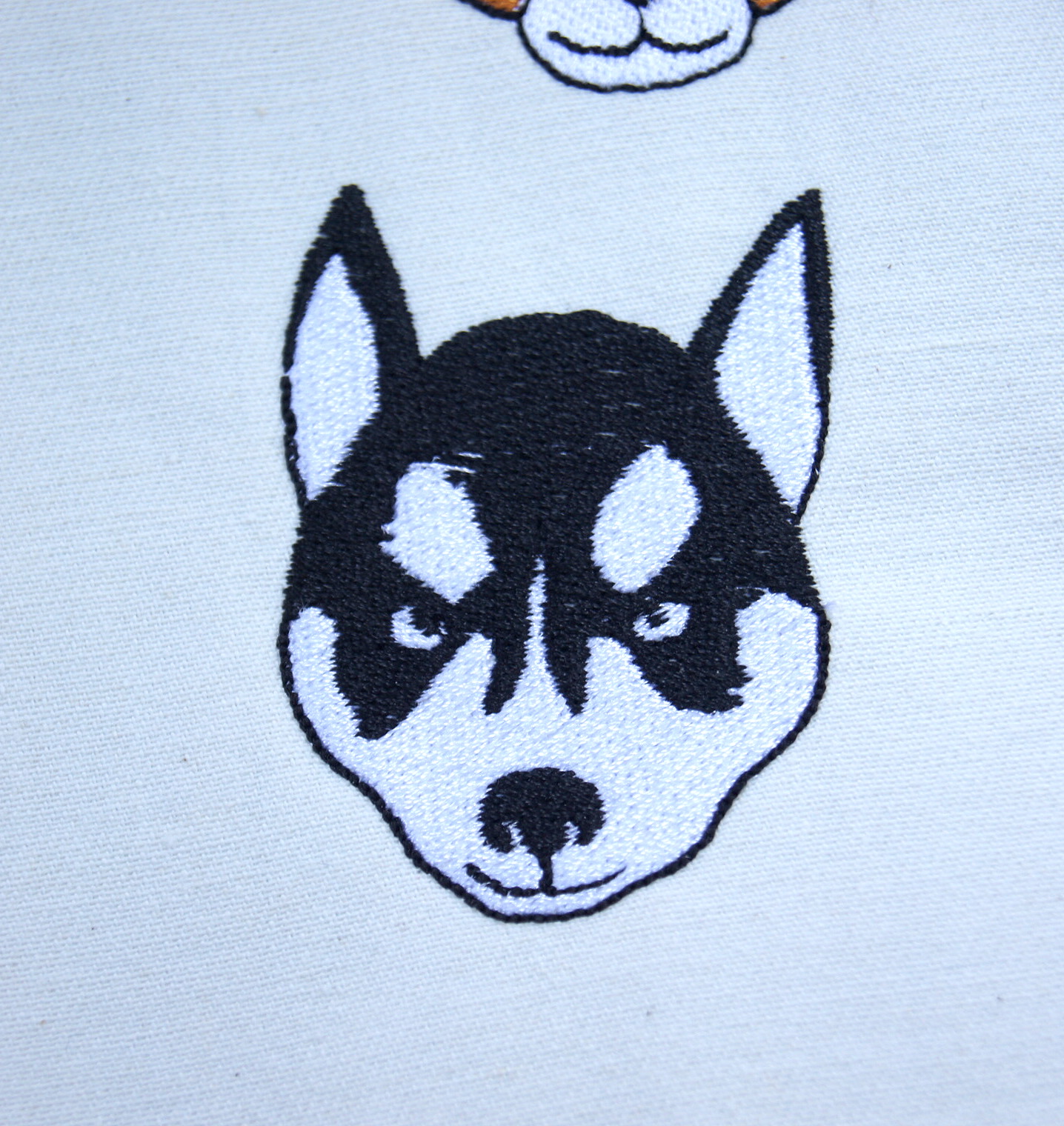 Siberian Husky Embroidery Design 1.84x2.5' - Resizable and Convert-able